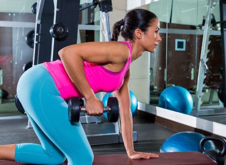 Barbell Rows vs Dumbbell Row: 9 Key Differences to Consider!