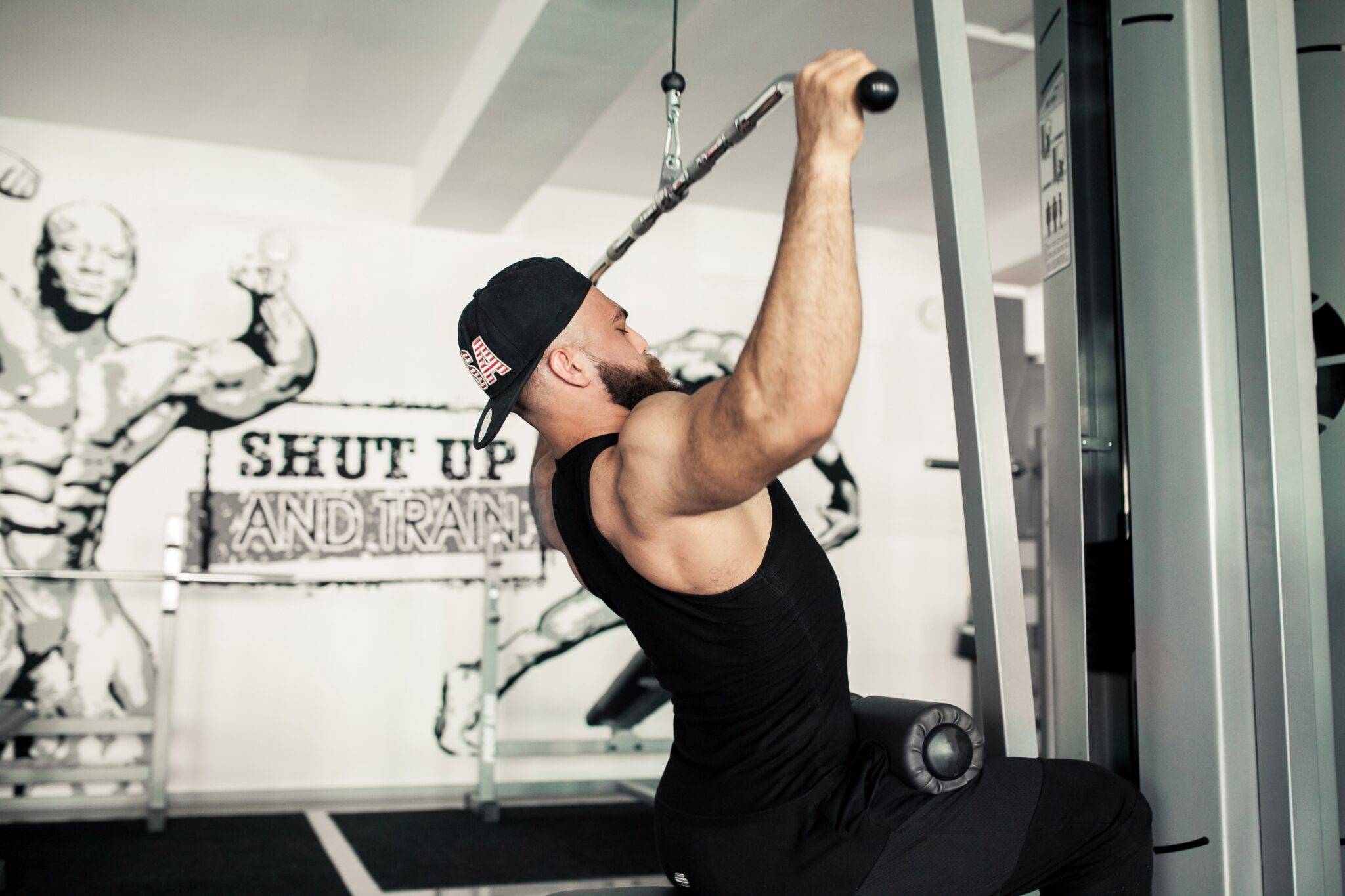 Lat Pulldowns vs Seated Cable Rows: Which Builds Back Muscle Better?