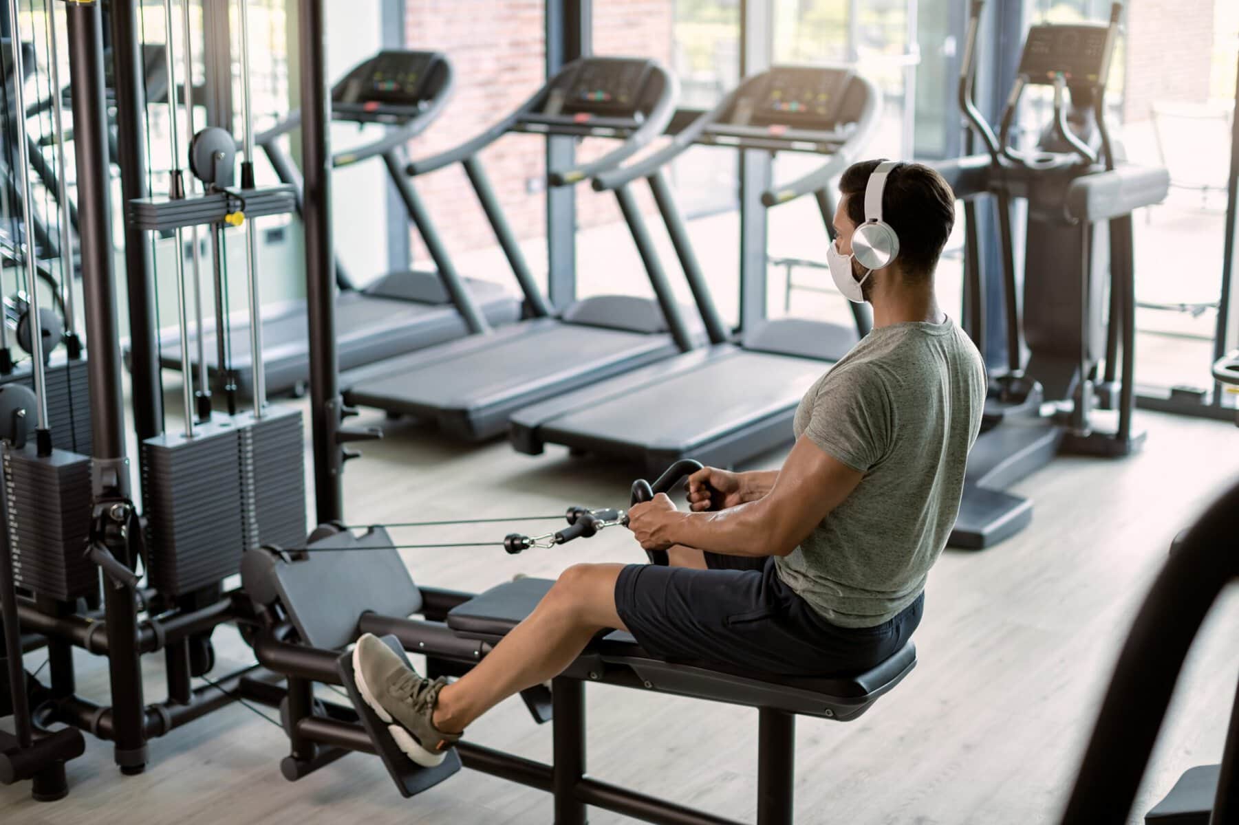 Lat Pulldowns vs Seated Cable Rows: Which Builds Back Muscle Better?